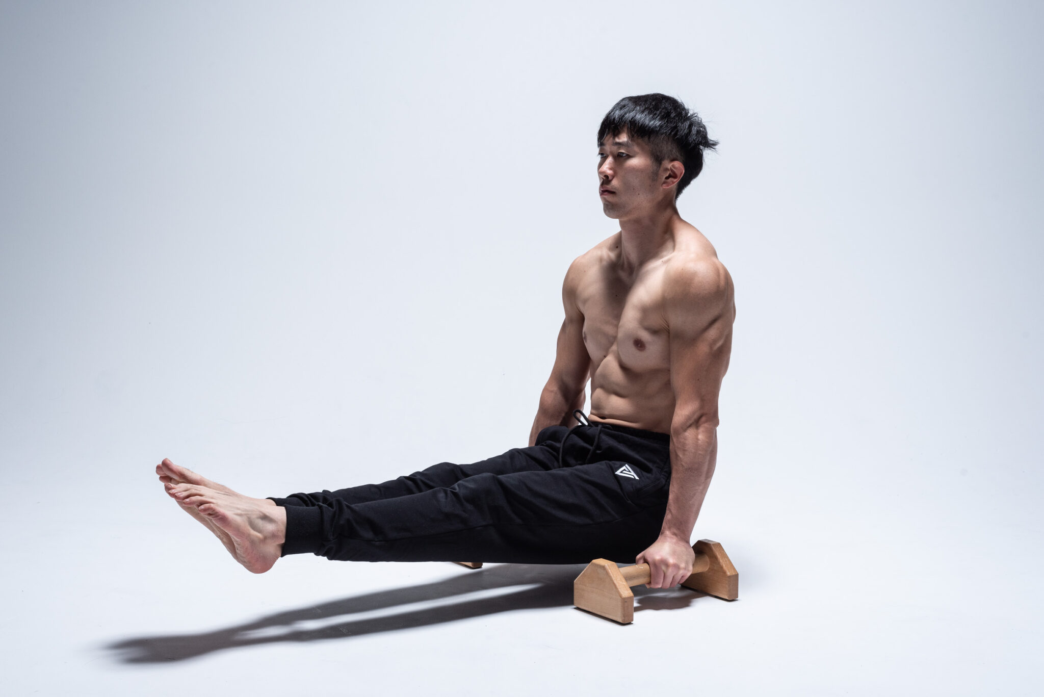 L-sit – Calisthenics Tokyo